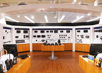 West Marine Opens New Sausalito Flagship Store - Canadian Boating
