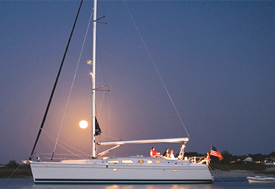 Hunter 49 - Canadian Boating