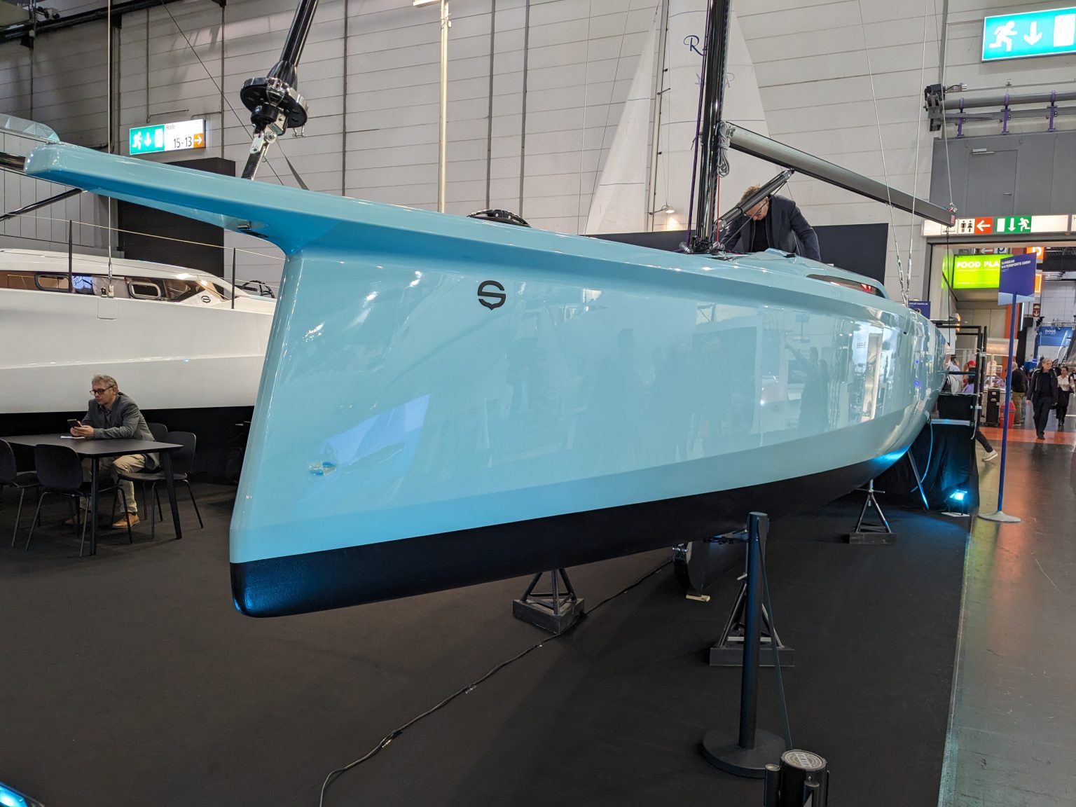 Hot Hull Colours: Seas of Blue - Canadian Boating
